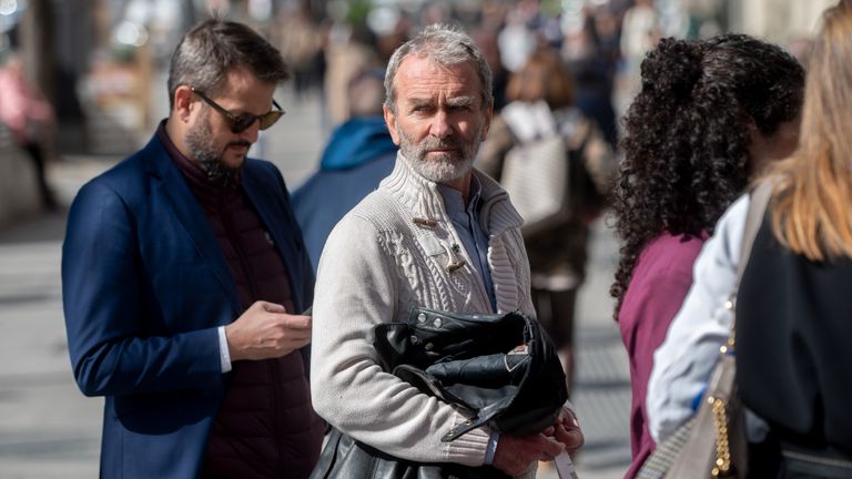 Fernando Simón: la vida actual y la familia del importante personaje de ...