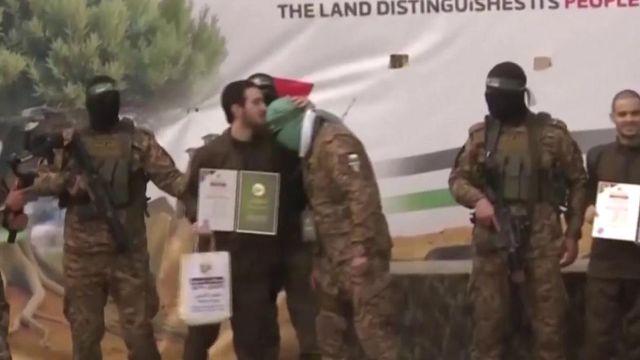 Séptimo intercambio de rehenes en Gaza: Hamás libera a seis israelíes