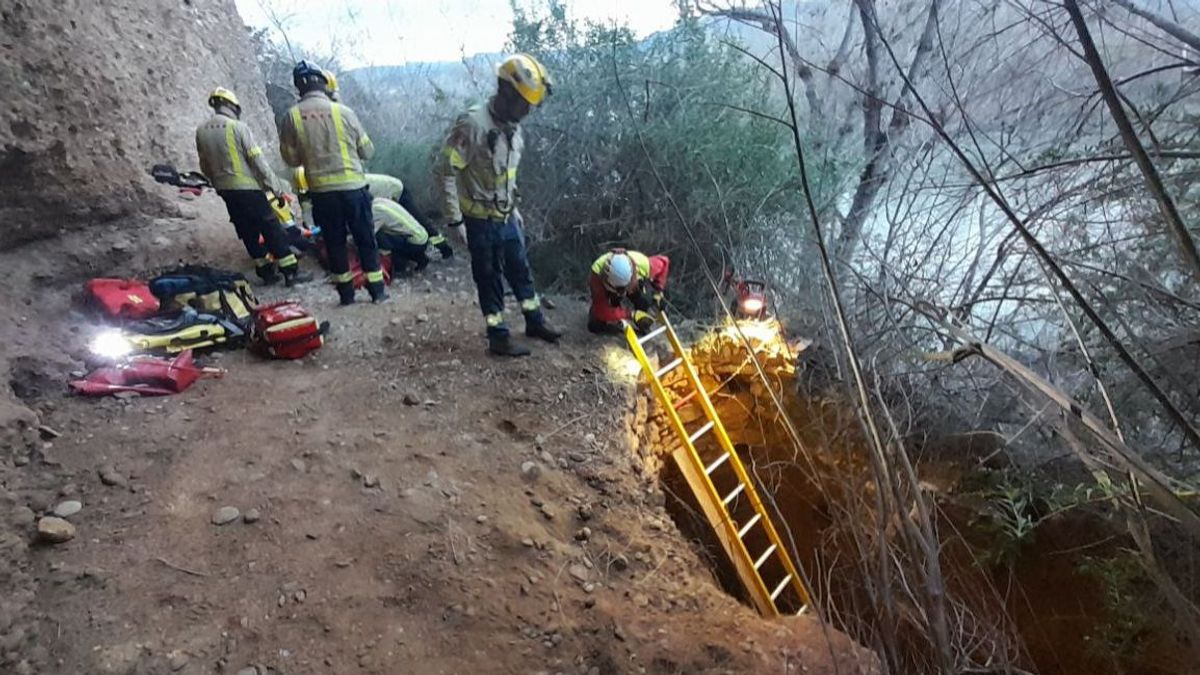 Rescatan a una mujer de un pozo de siete metros en Benisanet, Tarragona