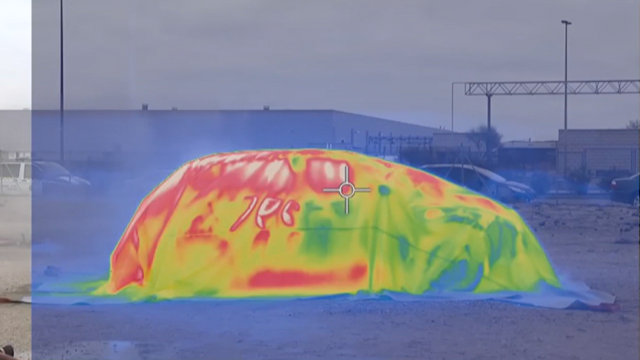 Así se puede apagar un incendio en un coche eléctrico - Noticias Cuatro