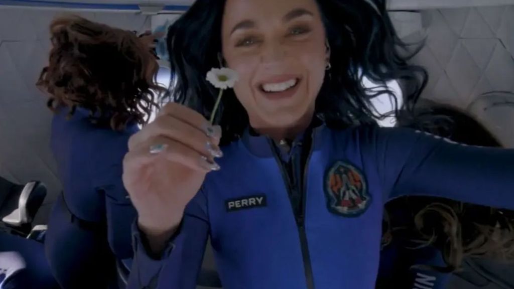 Katy Perry, desde dentro de la Blue Origin en el espacio: flotando y entre lágrimas