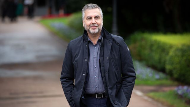 Carlos Alsina: su mujer, su familia, su casa y más datos desconocidos de él
