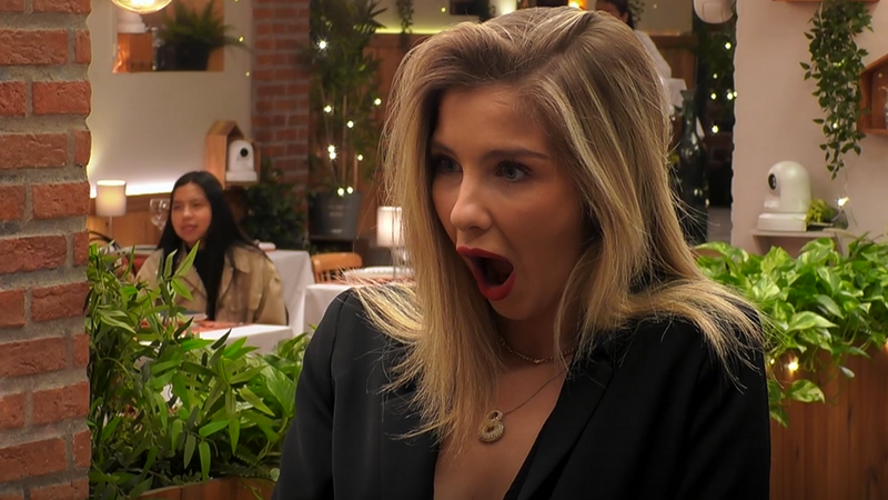 Laura Boado, en shock al conocer en 'First Dates' a una soltera que es ...