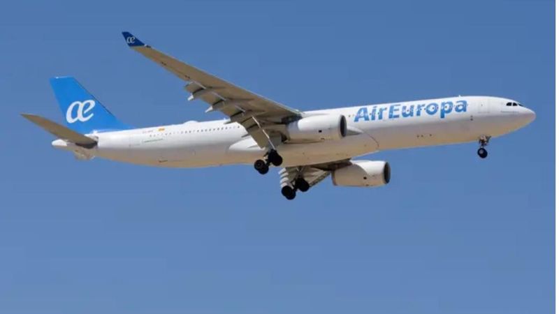 Un avión de Air Europa hace dos aterrizajes de emergencia en menos de una hora