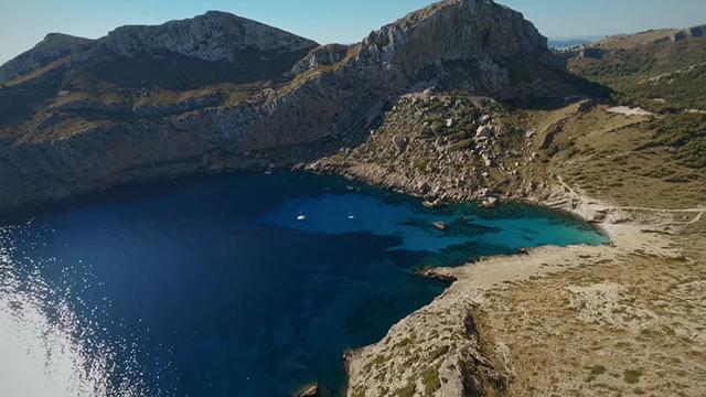 Viajeros Cuatro visita la Cala Mármols y la Cala Delta: dos auténticos ...