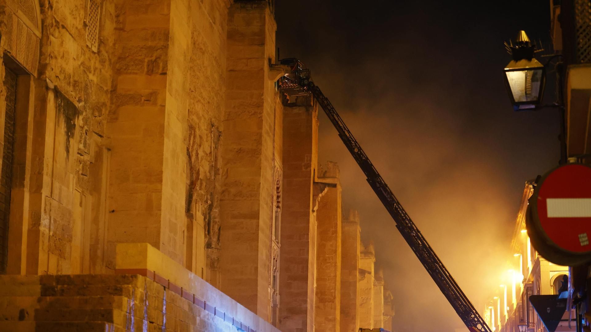 Así ha quedado la Mezquita de Córdoba tras el fuego: las imágenes del incendio