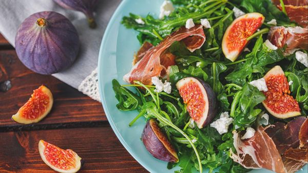 Ensalada de higos con jamón serrano: la receta completa para comerlos