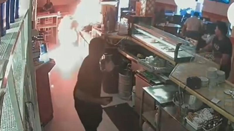 Prisión provisional sin fianza para el hombre que quemó un bar porque no había mayonesa
