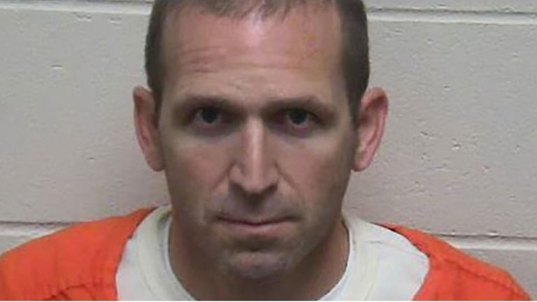 Un juez condena a pena de cárcel por fingir su muerte para escapar con ...