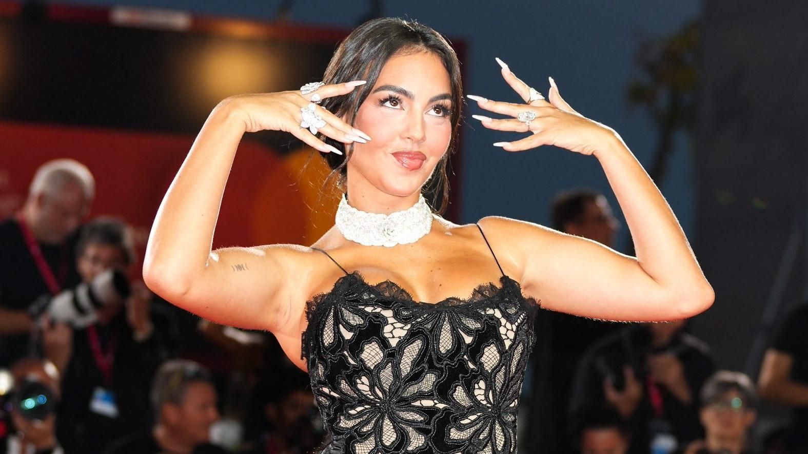 Georgina Rodríguez reaparece en Venecia presumiendo de anillo tras su compromiso con Cristiano ...