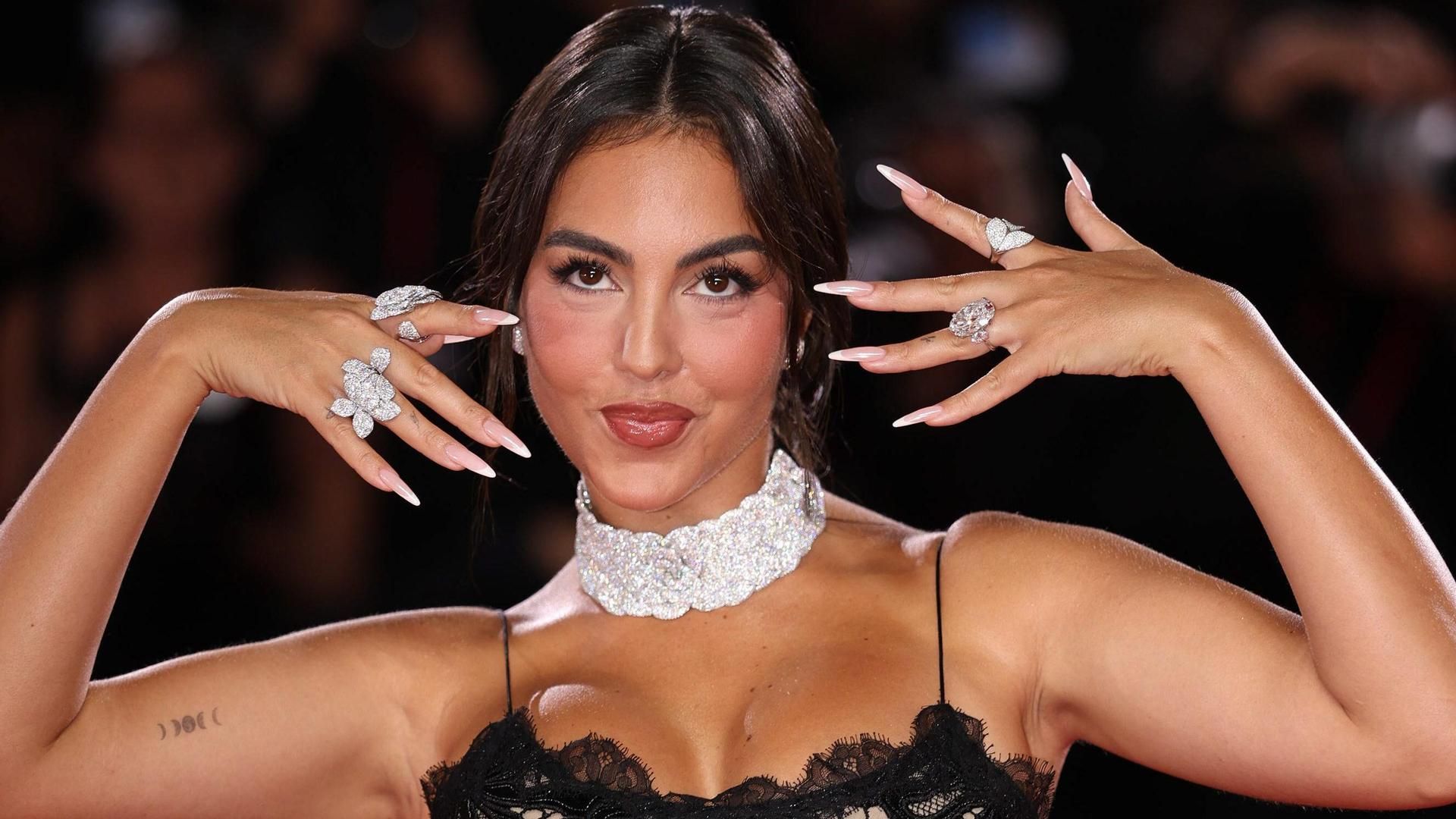 Georgina Rodríguez reaparece en Venecia presumiendo de anillo tras su compromiso con Cristiano ...