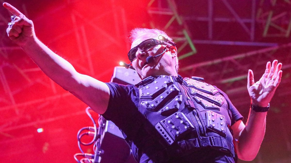 Así vive actualmente Chimo Bayo, el icono de la ruta del bakalao que ...