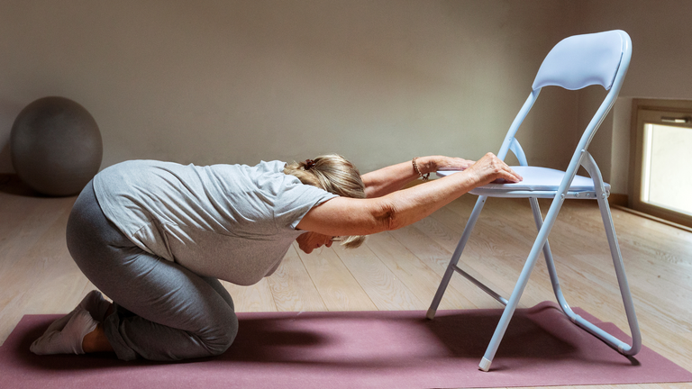 Cómo Iniciarte En El Yoga En Silla Y Tai Chi Ejercicios Suaves Para