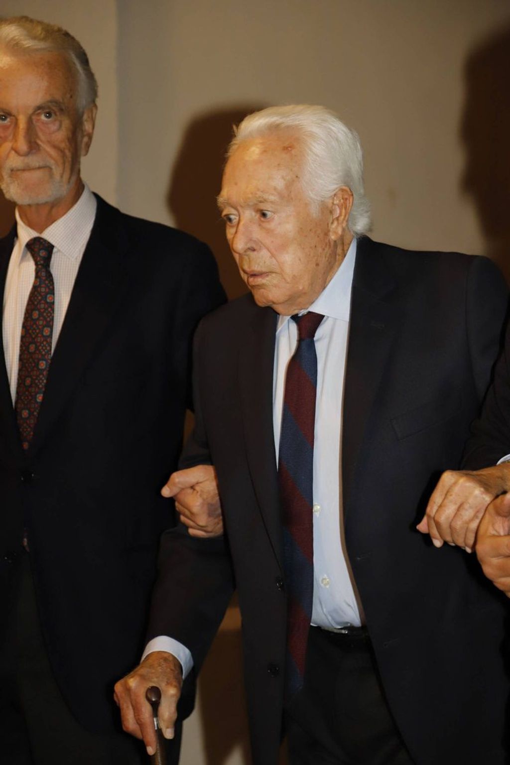 Carmen Tello, tras el ingreso de Curro Romero a los 91 años: "Dios quiera que se ponga bien"