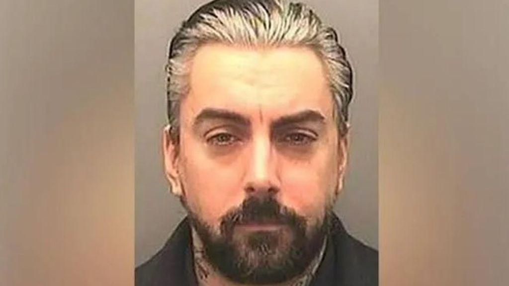 Asesinan a Ian Watkins, cantante de Lost Prophets: cumplía condena por ...