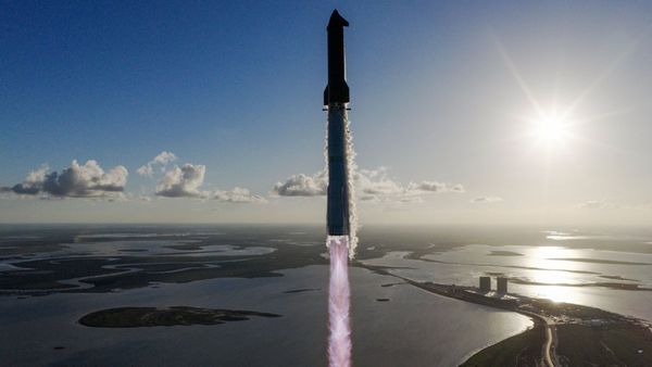 El cohete Starship despega, vuela y ameriza con éxito en la undécima ...