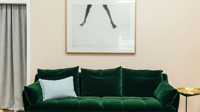 Dónde colocar el sofá en el salón, según el Feng Shui - Divinity