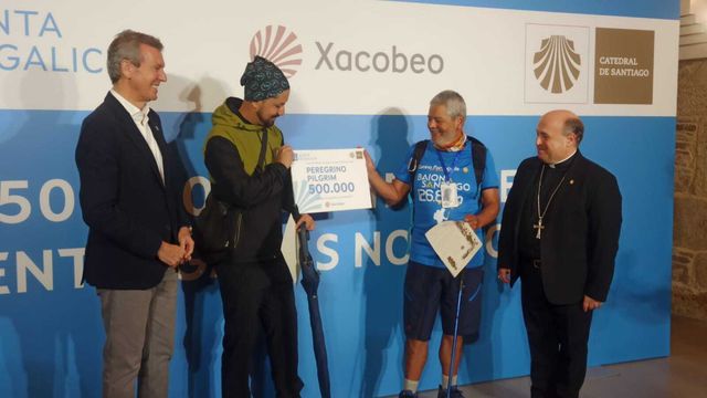 Santiago de Compostela recibe al peregrino medio millón de 2025 ...