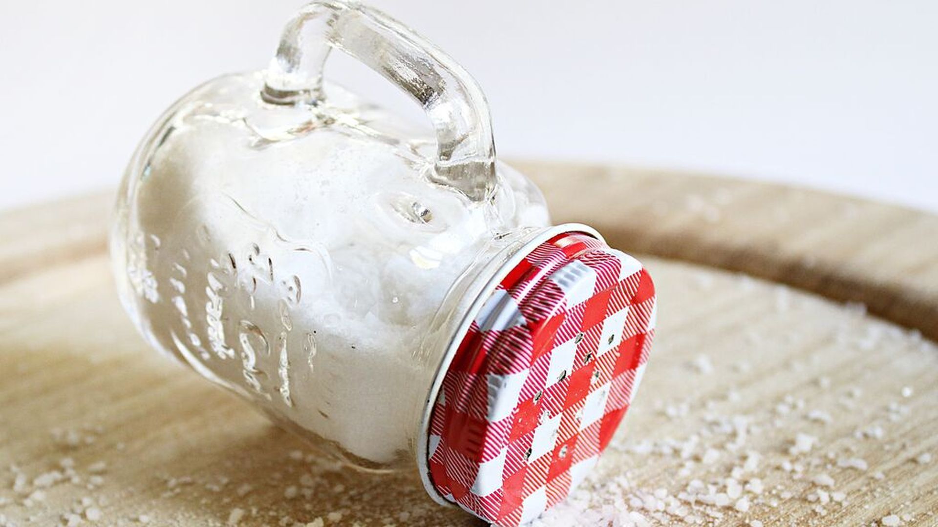 Por qué se recomienda echar sal al café, según los expertos