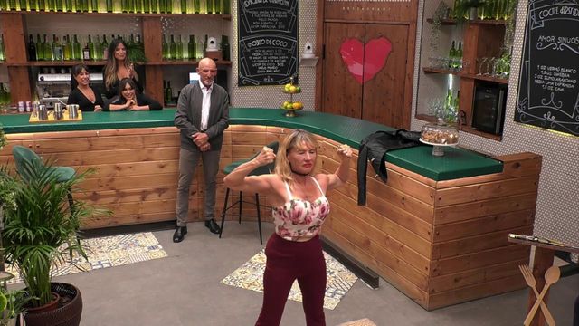 Un soltero de ‘First Dates’ reacciona a la entrada triunfal de su cita ...