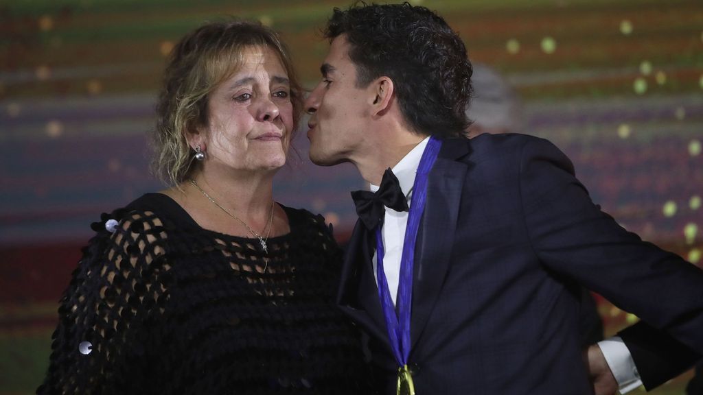 La familia de Marc Márquez, en la gala de MotoGP: las lágrimas de su ...
