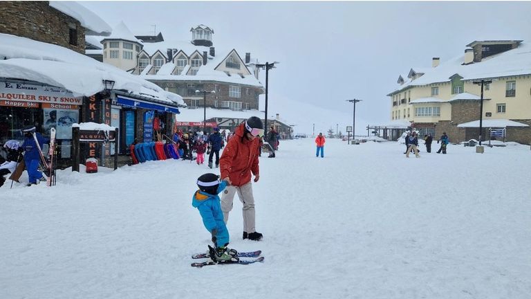 Sierra Nevada deja todo preparado: los cañones de nieve en pleno ...