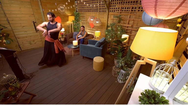 Un soltero de Egipto sorprende en First Dates con una danza que termina ...