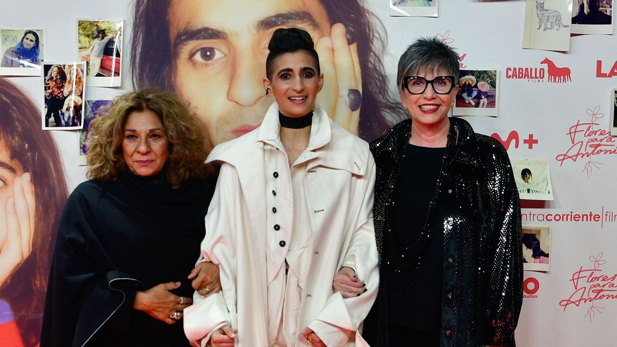 Alba Flores estrena el documental 'Flores para Antonio': abrazo con su ...
