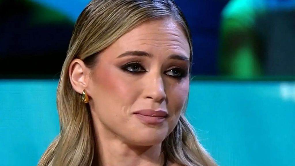 Almudena reacciona a la emisión de sus imágenes en el espejo en La isla ...
