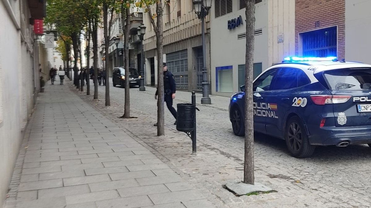 Desalojan la Diputación de Badajoz tras recibir un paquete sospechoso ...