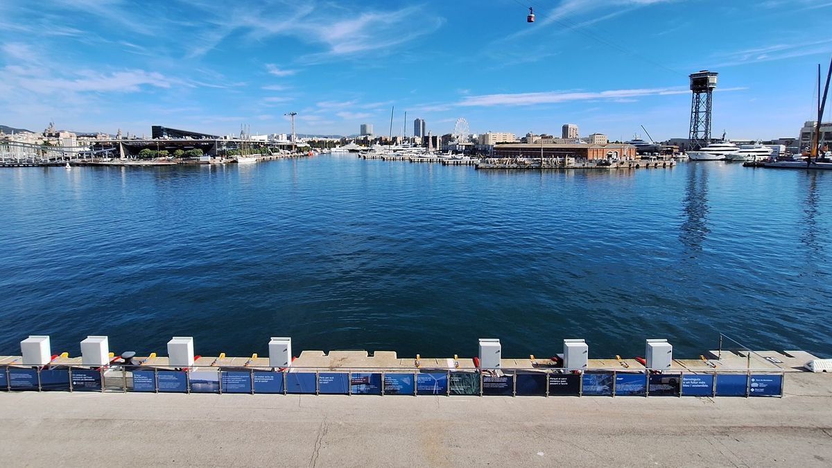 Muere un joven al caer accidentalmente al agua en el puerto de Barcelona