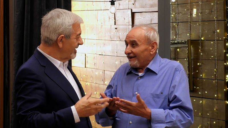 Un comensal de First Dates sorprende con una imitación de Carlos Sobera