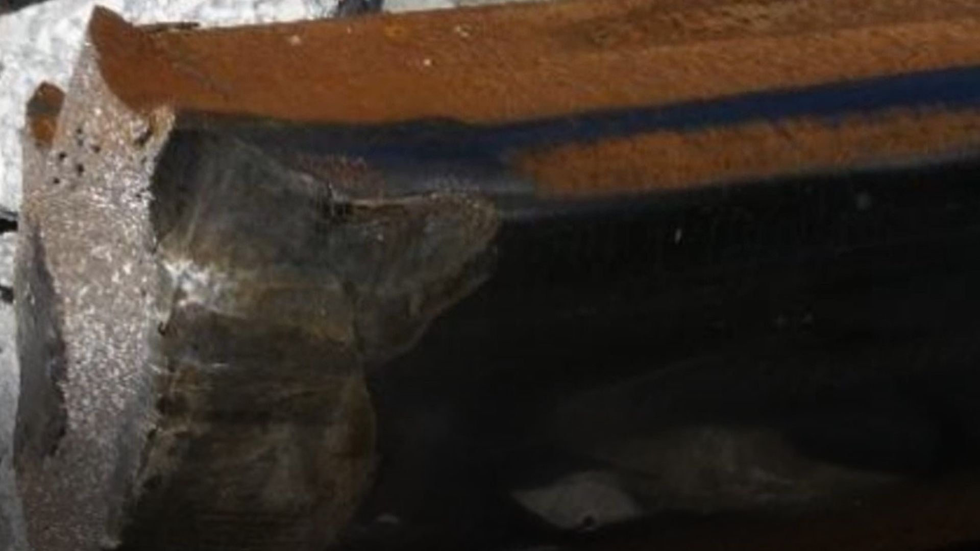 La imagen de la fractura de carril previa al paso del Iryo que ...