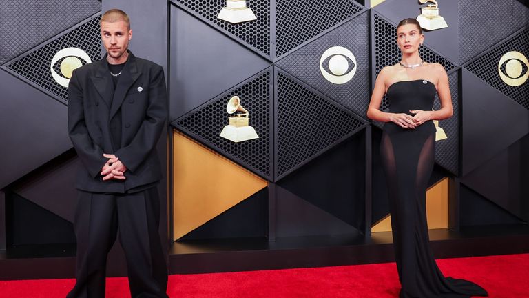 Justin Bieber reaparece en los Grammy: su comentado posado con Hailey ...