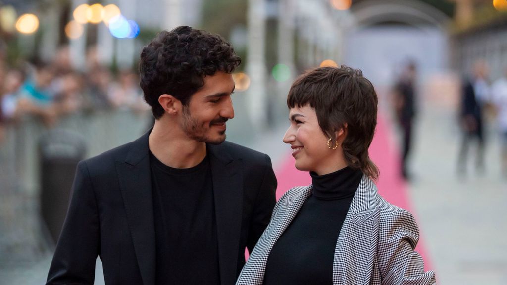 Úrsula Corberó y Chino Darín presentan a su hijo: la foto del actor ...