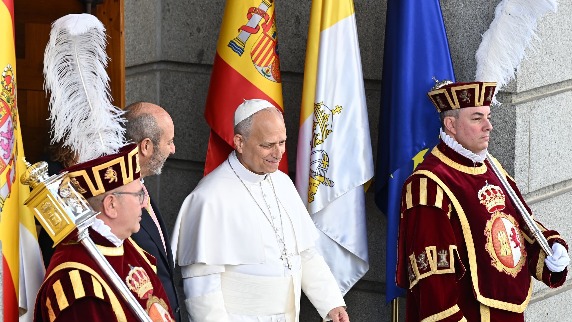 La visita del papa León XIV a España, en directo | el pontífice pide a ...